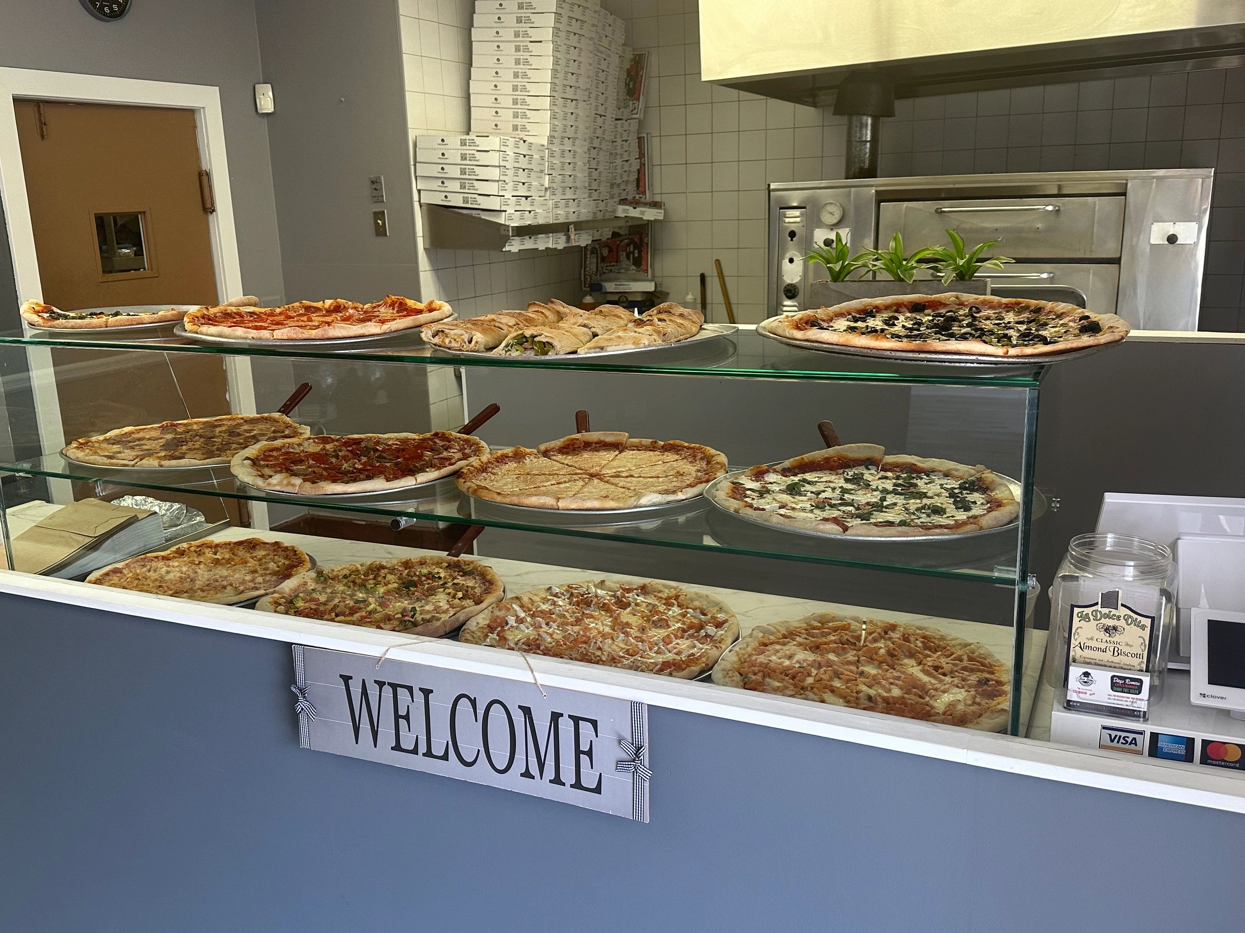 Luna rossa pizza - Pizza, Pizzeria