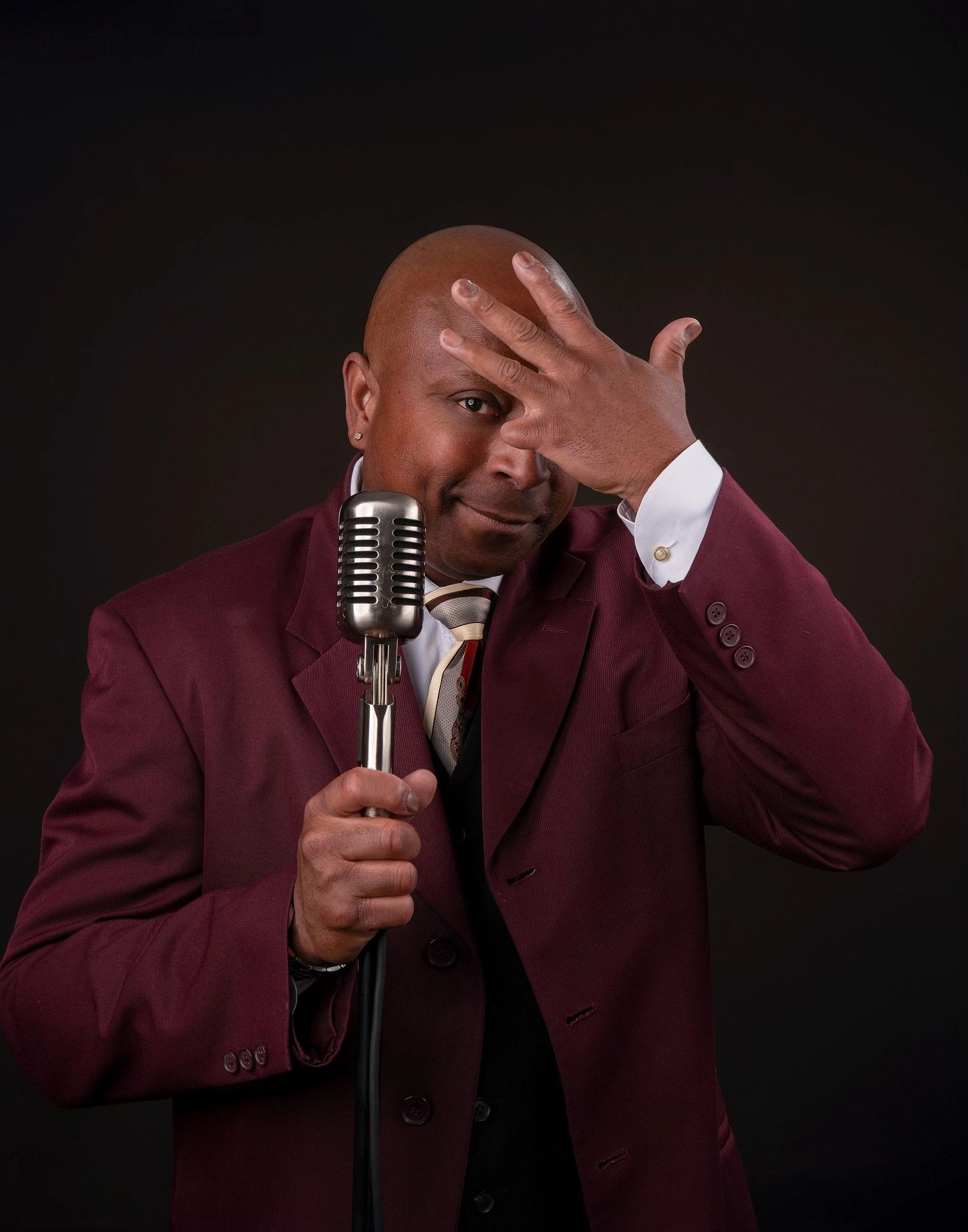Amos Mack Comedy: Fun Affable Comedian for Events