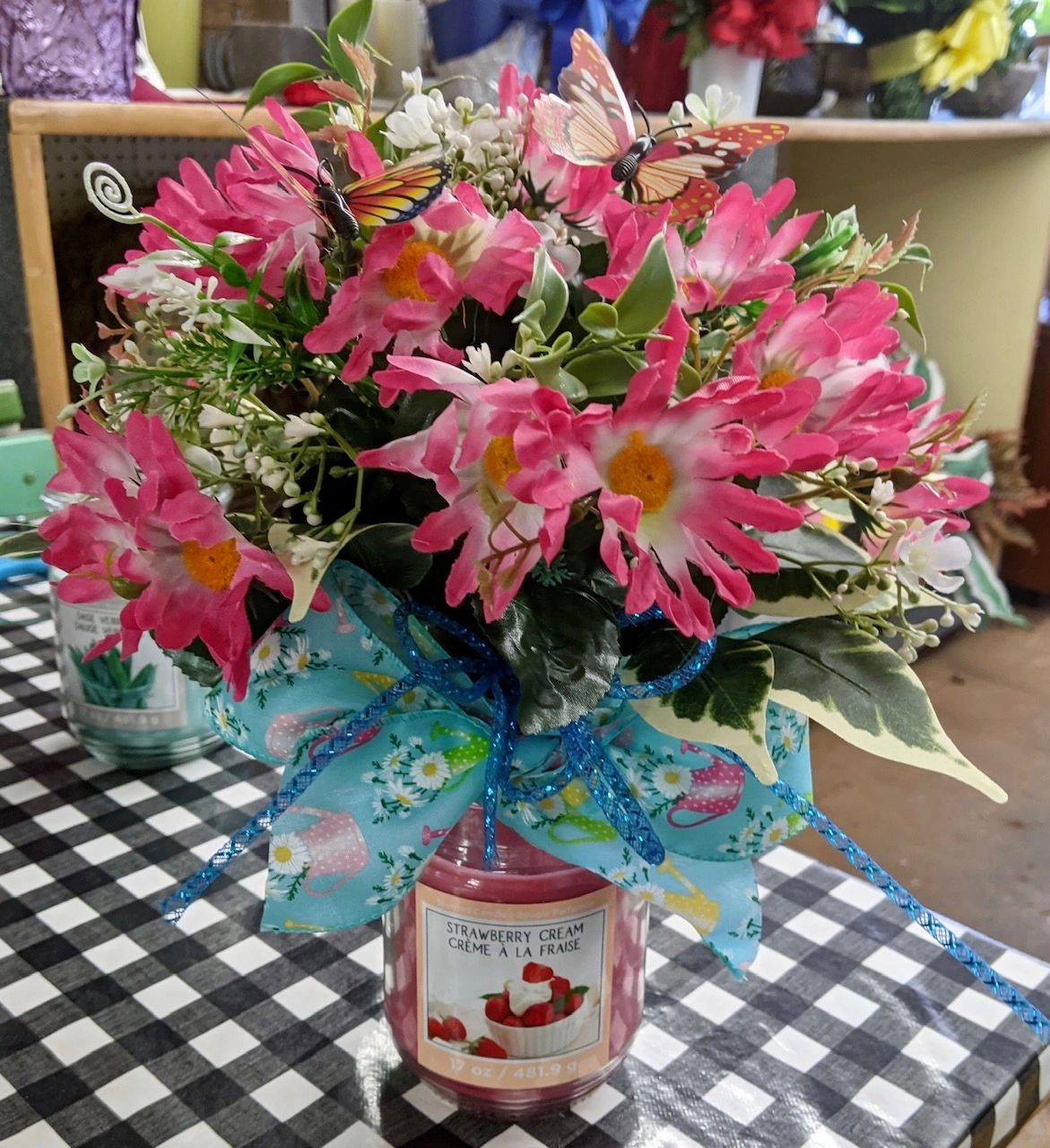Suzanne's Designs - Flower Shop - Luling, Texas