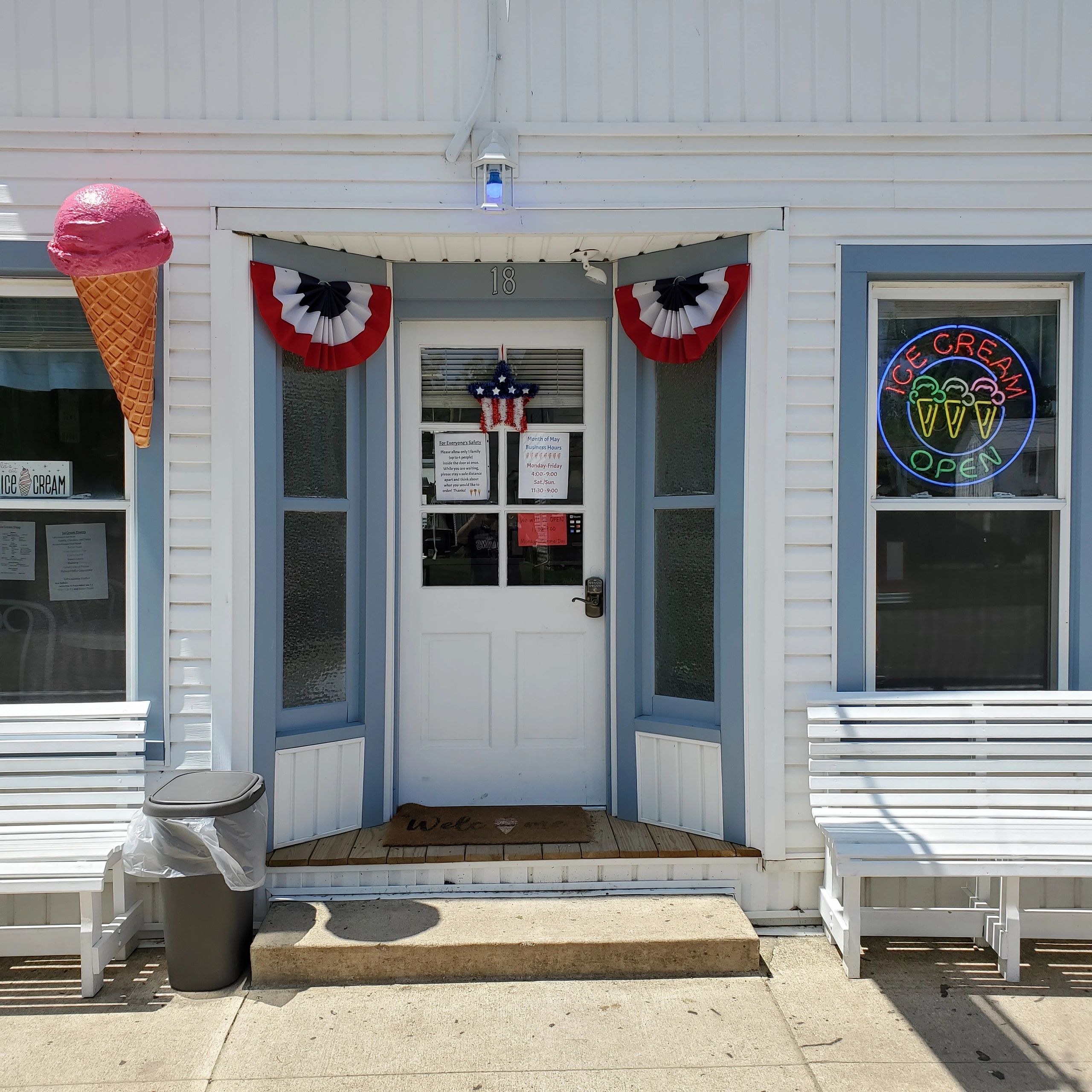Cream of the Crop Ice Cream Shop - Ice Cream - Wakeman, Ohio