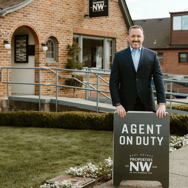 Real Estate Agent in Gig Harbor