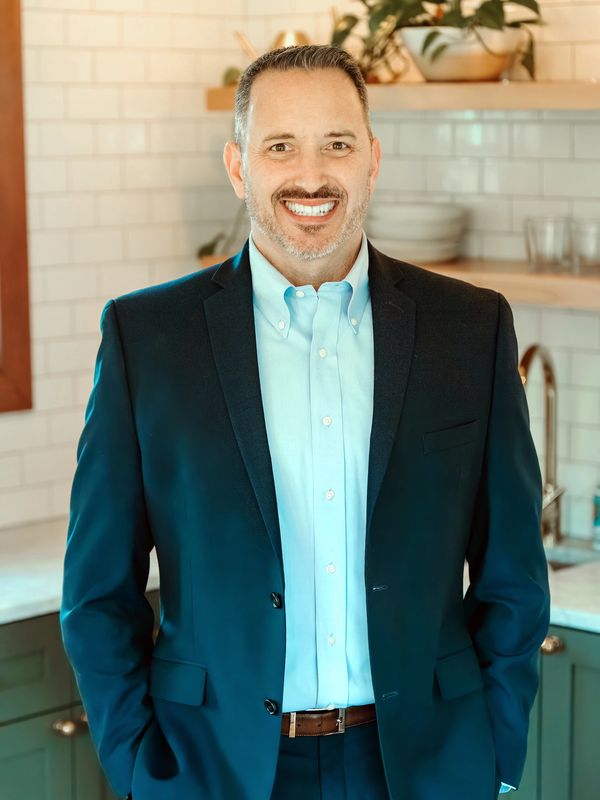 Expert Real Estate Broker Services | Jon Campbell Homes