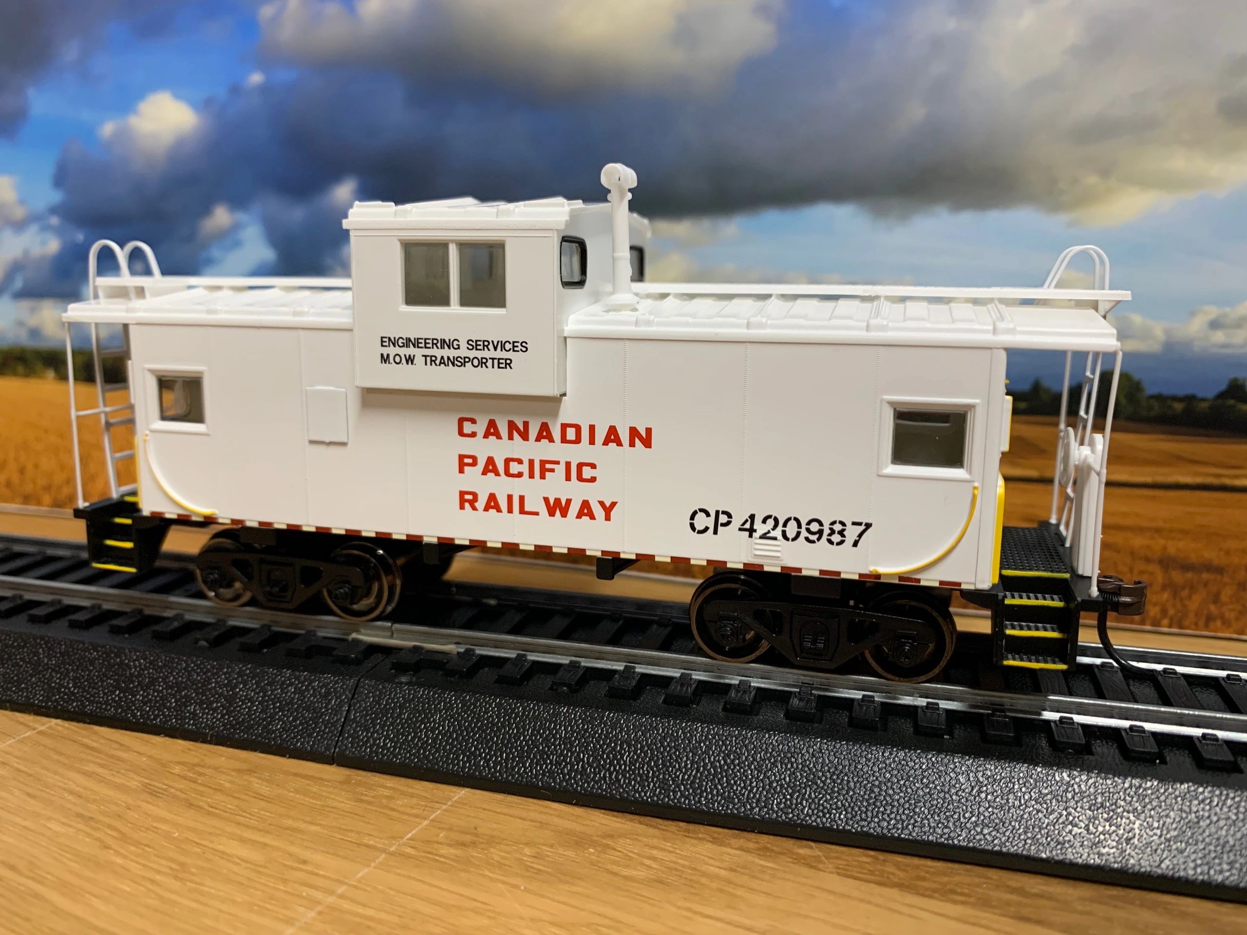 Athearn HO CP Wide vision Caboose!