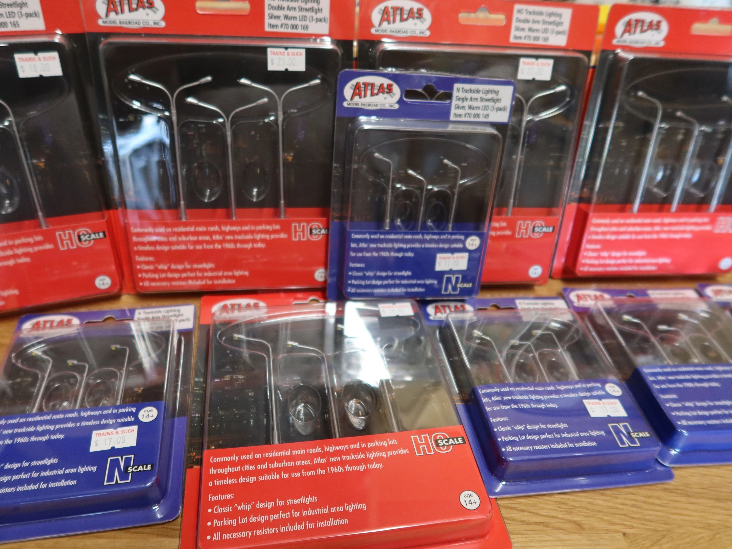 Atlas HO-N scale Trackside lighting!
