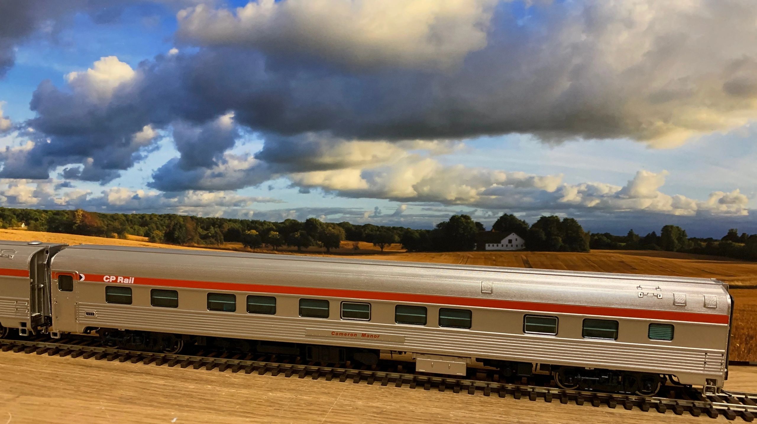 Rapido BUDD Manor Sleeper,Baggage-Dorm cars in stock now!!