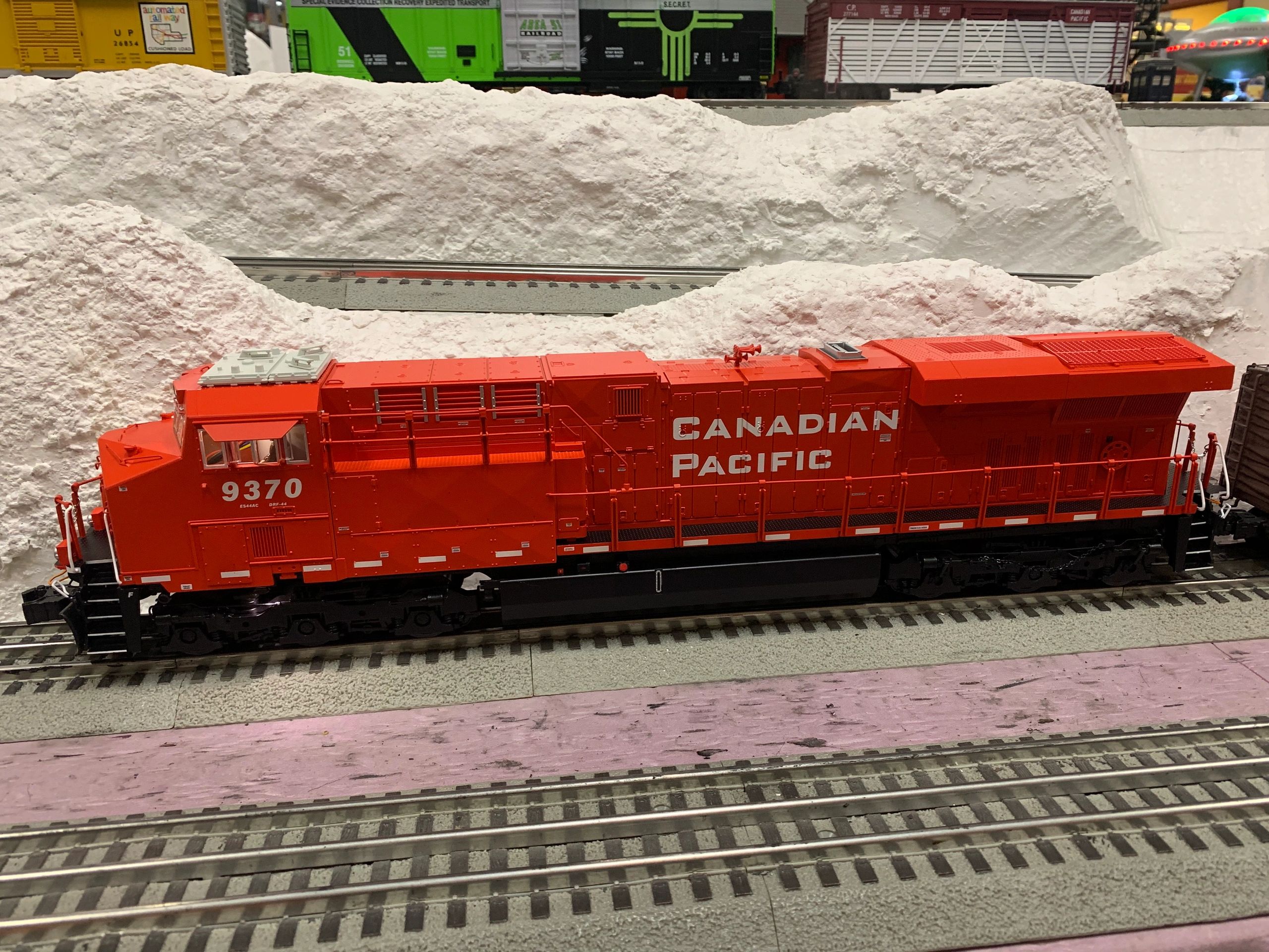 Wow!! Just In! O-scale CP Legacy ES44 #9370 $995.00