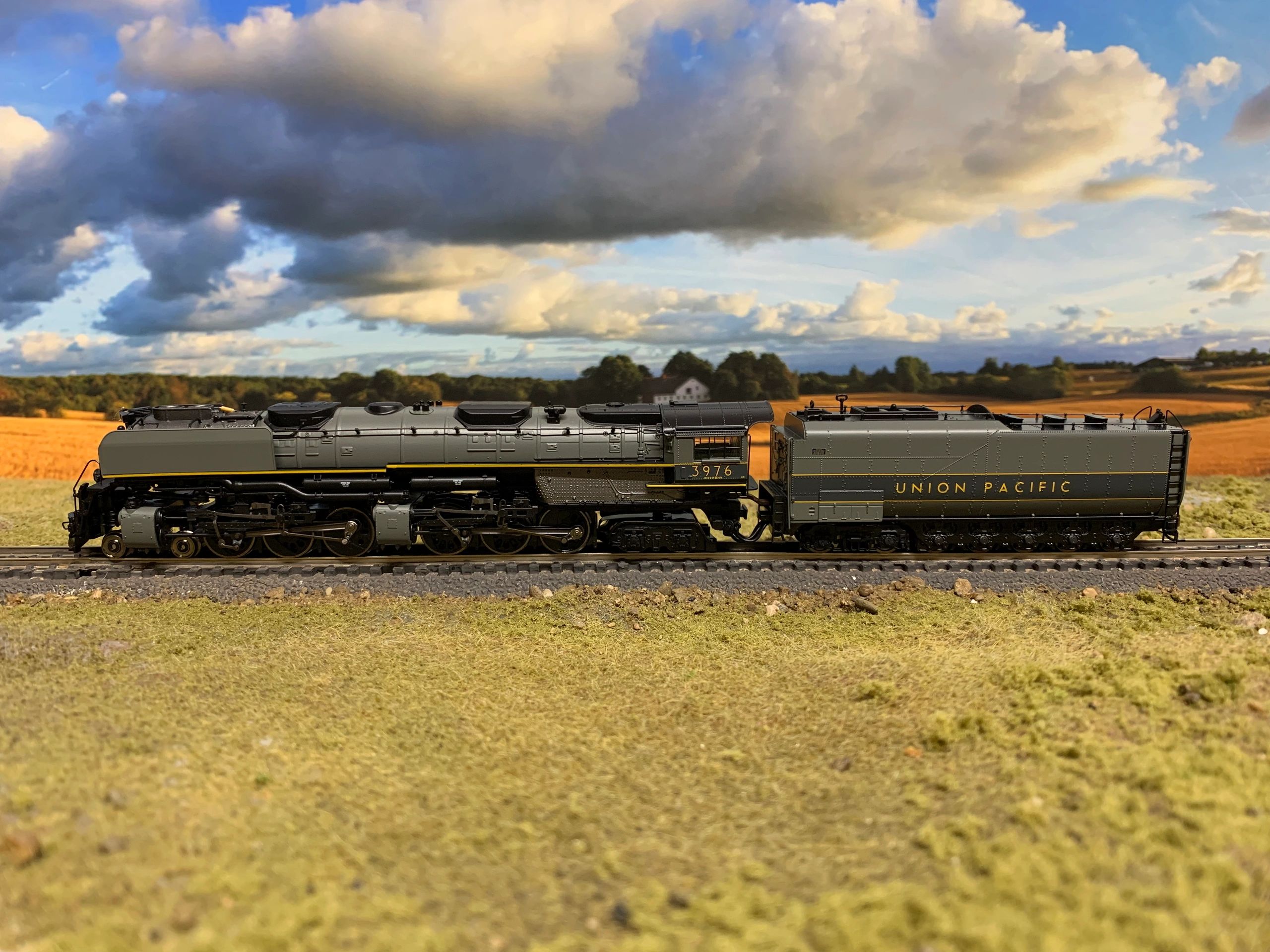 Just In!! WOW!! UP N-scale 4-6-6-4 Challenger $595.00