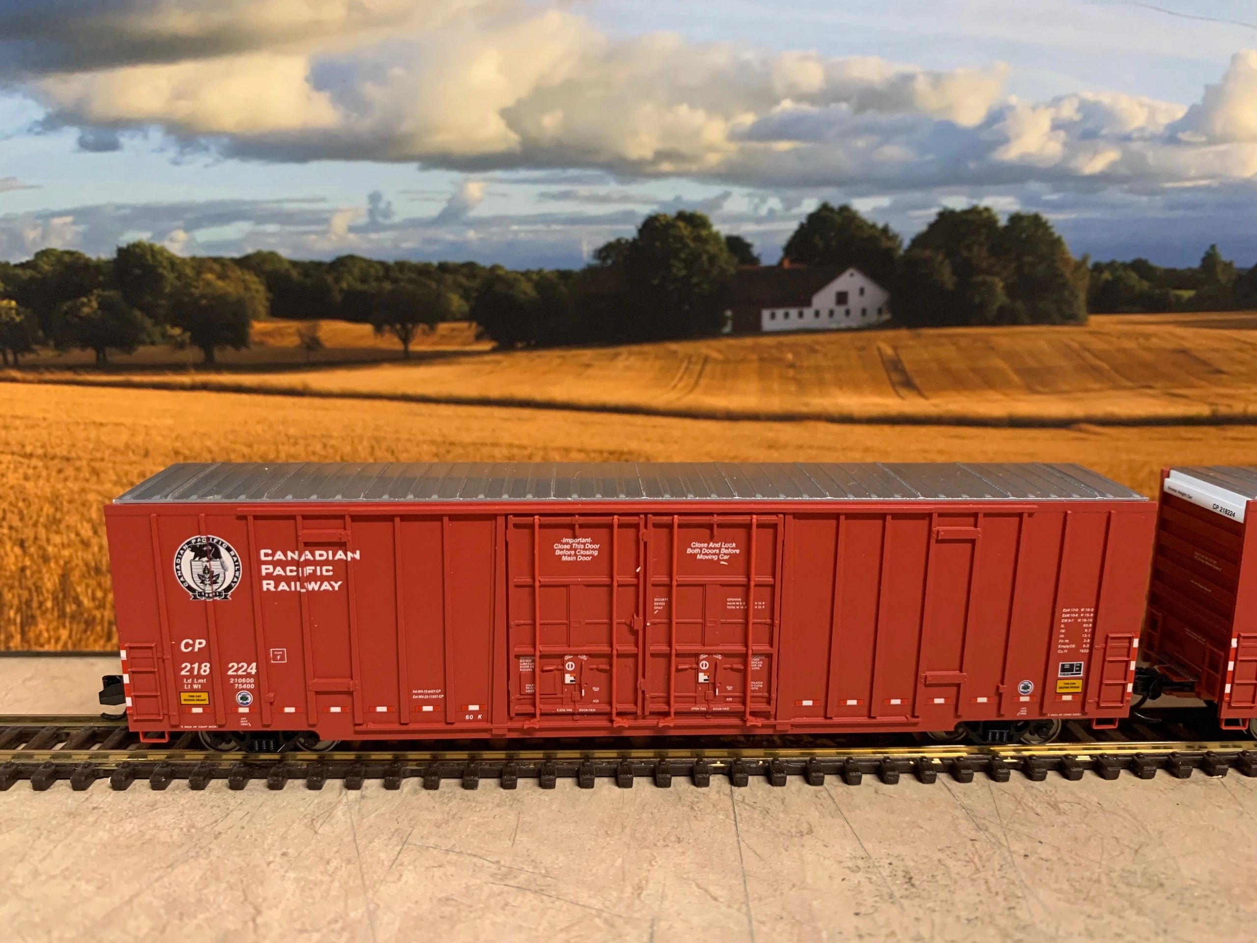 Just In! Micro-Trains N-scale CP 60' Hi-Cube Boxcar