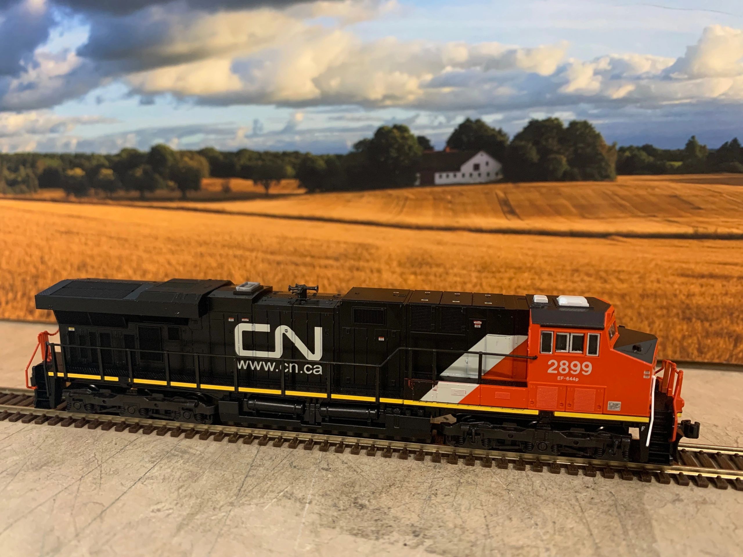 N-Scale KATO ES44AC Just in!