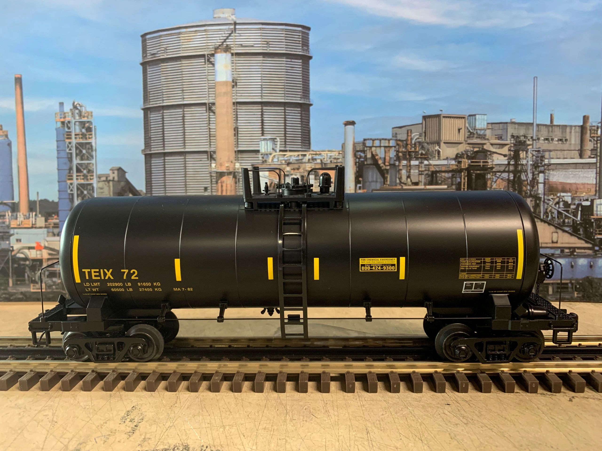Just In! O-scale Atlas Modern 40' Tank Car $110.00