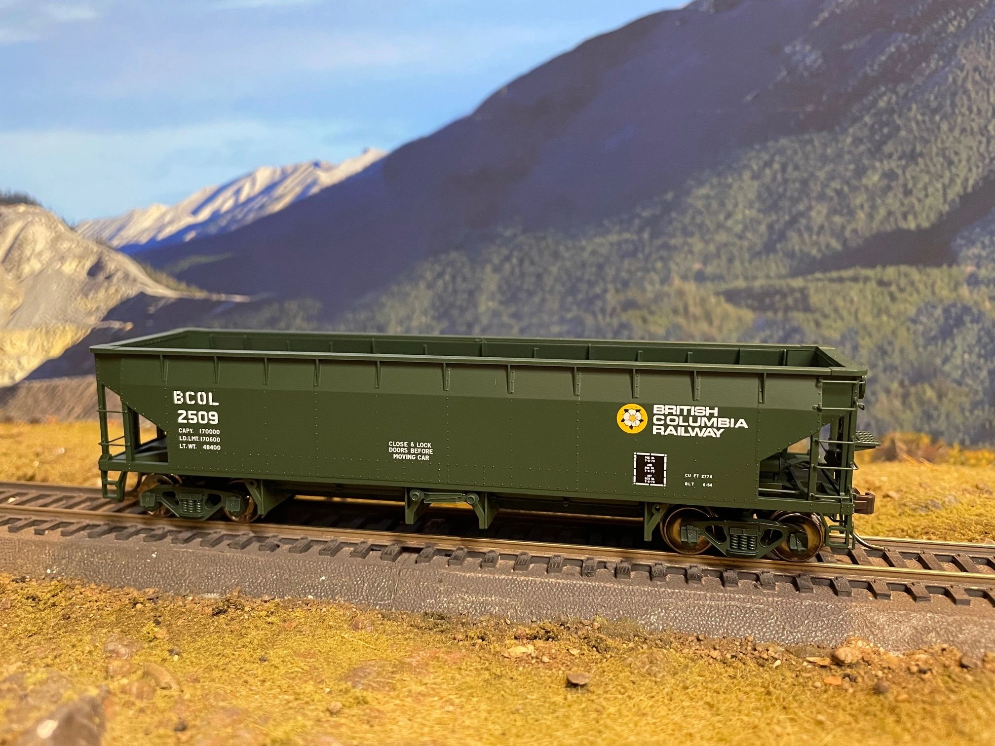 Just In! ATLAS HO 70 TON HART BALLAST CAR BC RAIL $47.00