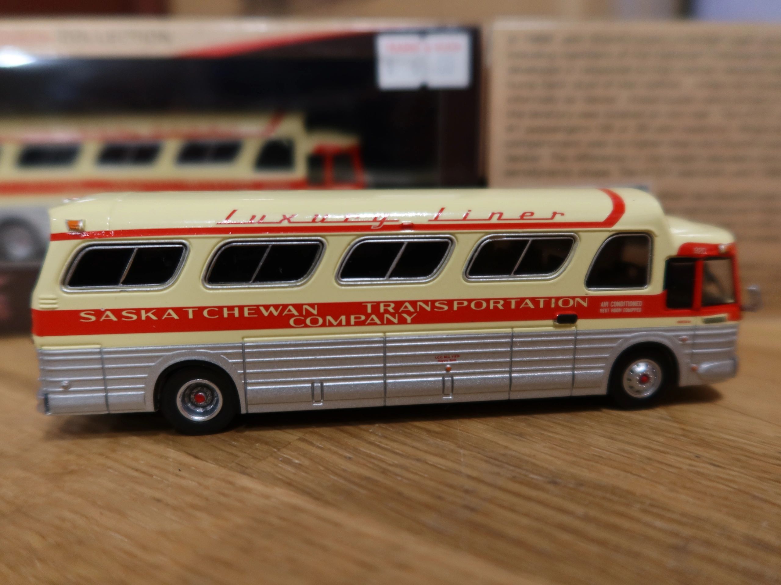 ICONIC REPLICAS- HO Buses, available now! Check these out!