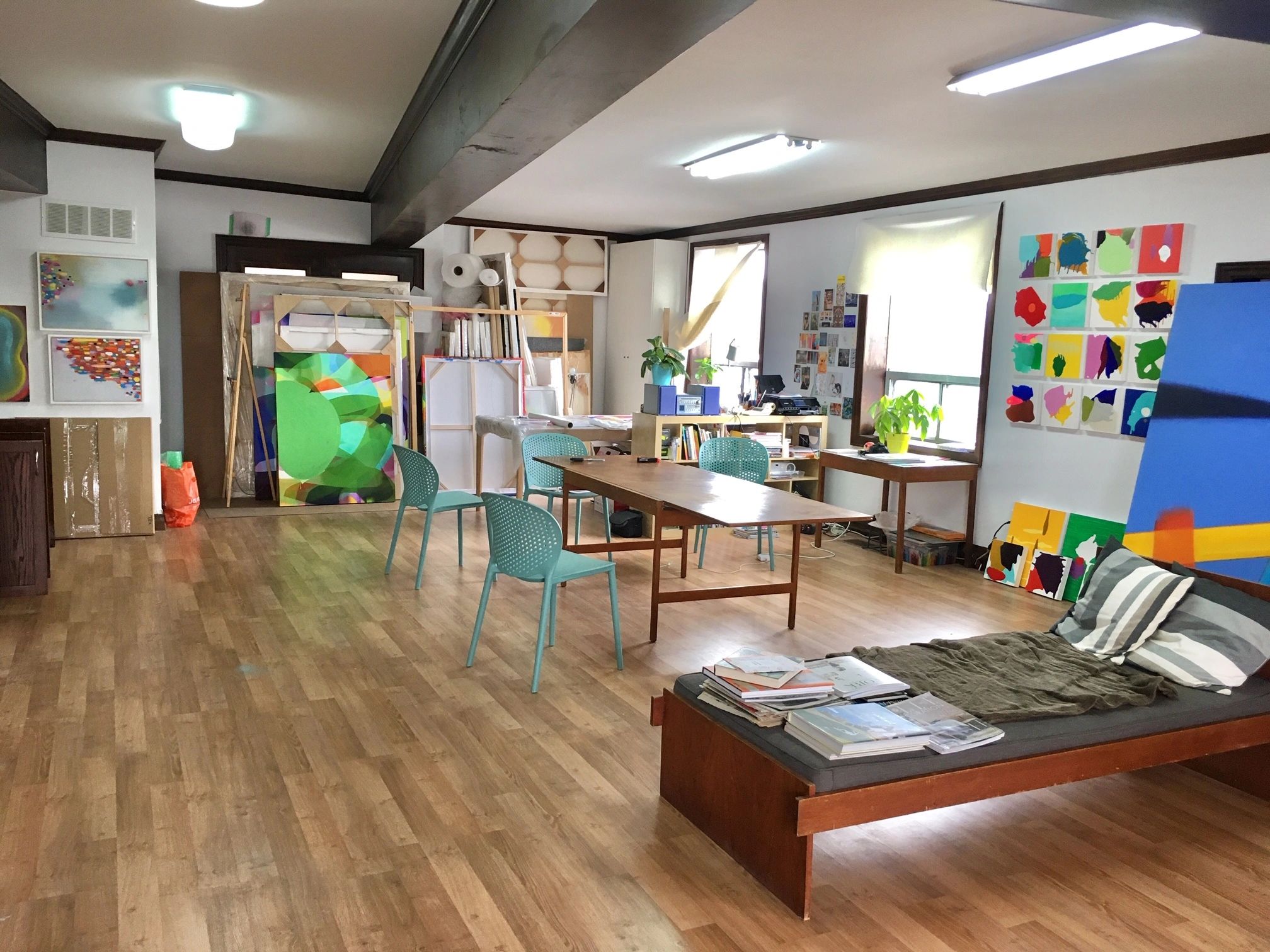 THE PINEAPPLE CREATIVE BUILDING