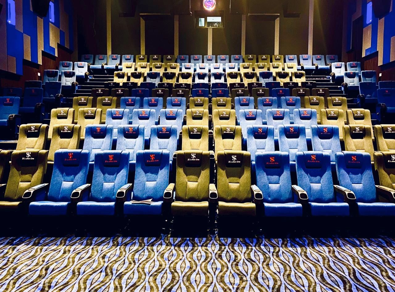 Sargam Theatre: Kapivatingly KRIXY!!