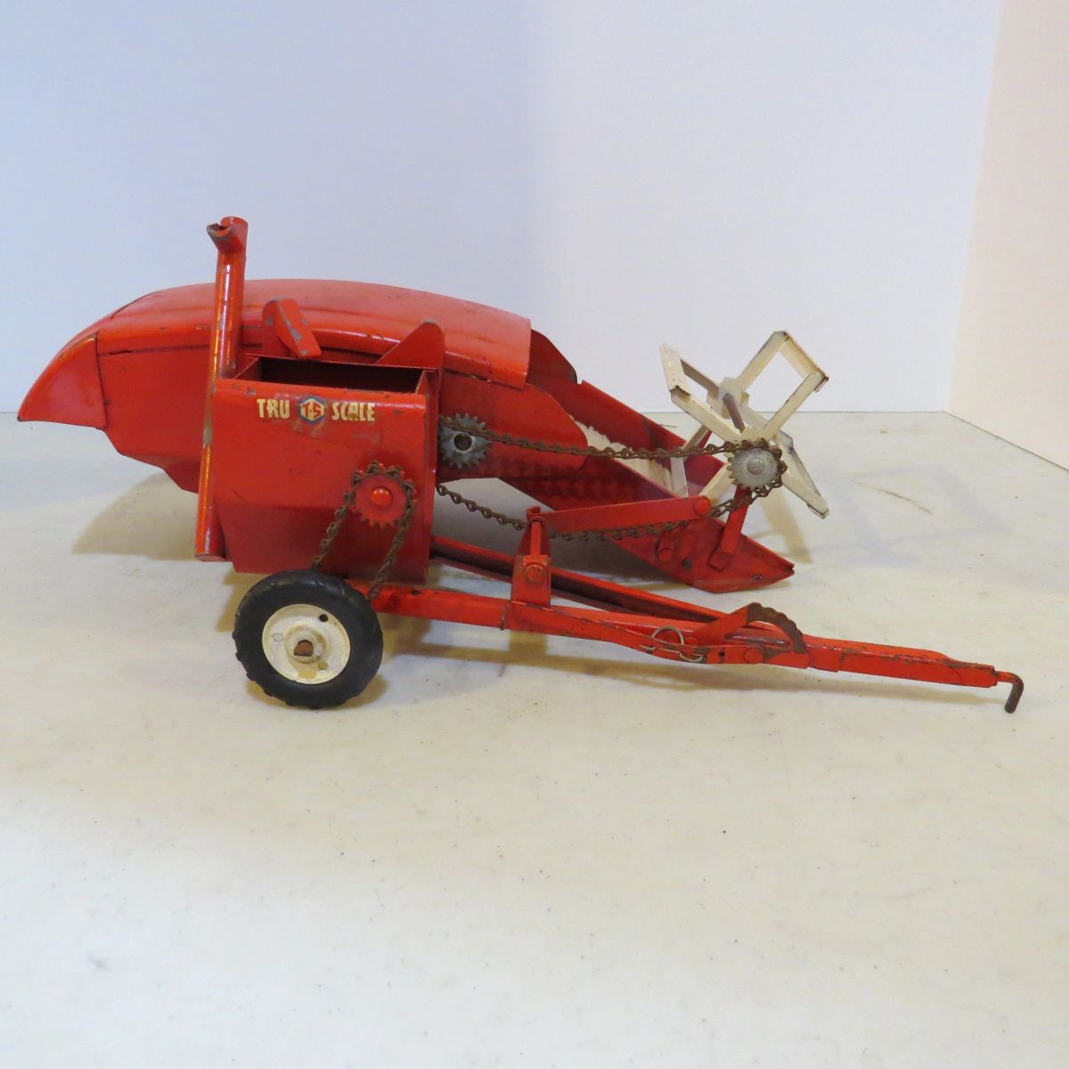 Tru-Scale Pull-Type Combine, 1/16 scale, TS-406-E1
