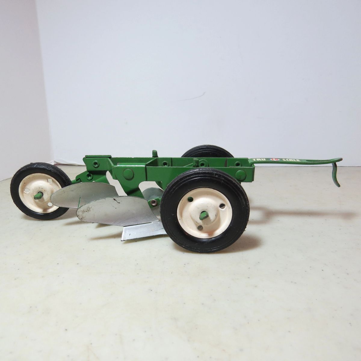 Tru-Scale 2 Bottom Pull Type Plow, 1/16 scale, TS-540Plow-G