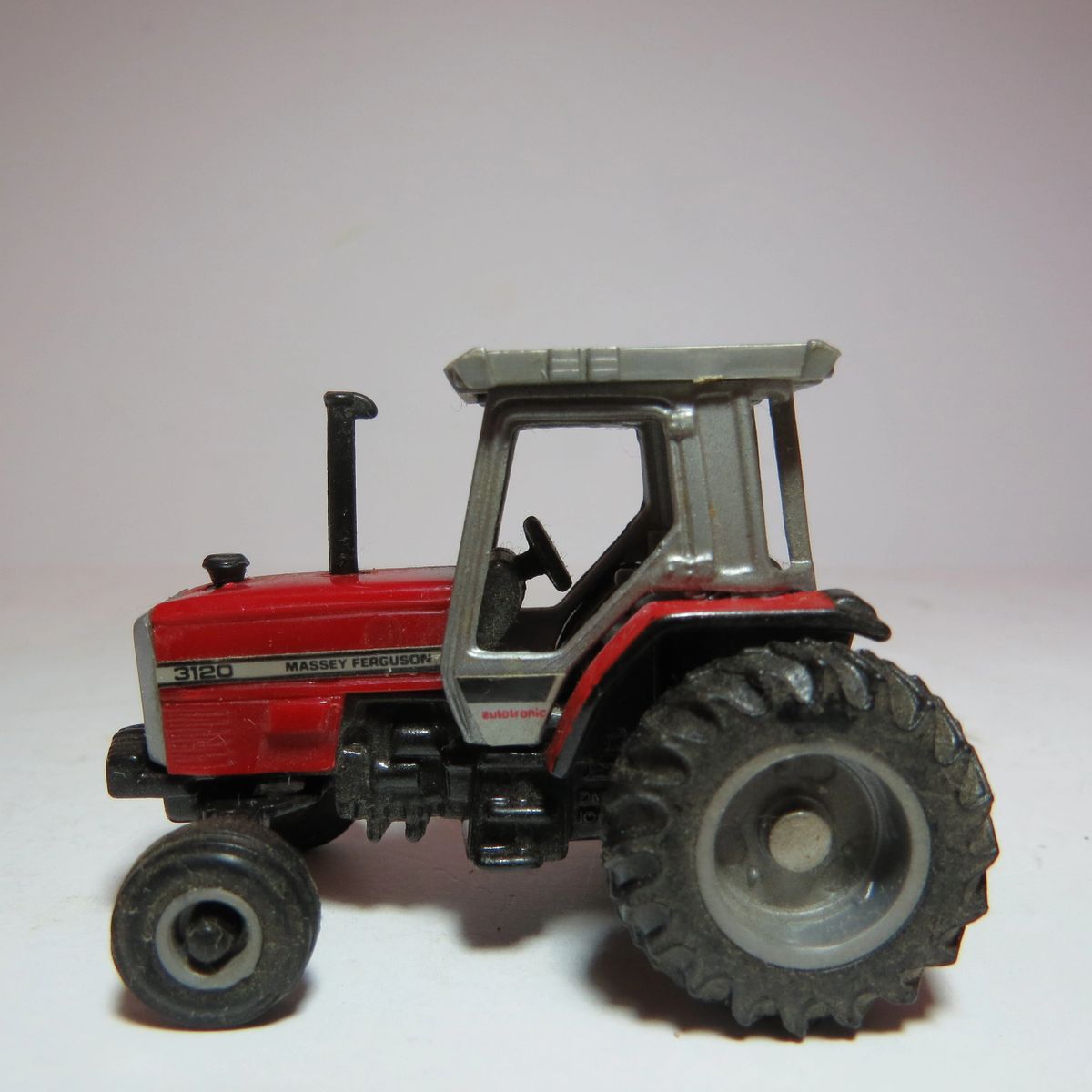 Massey-Ferguson Model "3120" Tractor, 1/64 scale, MF-1177FP-E