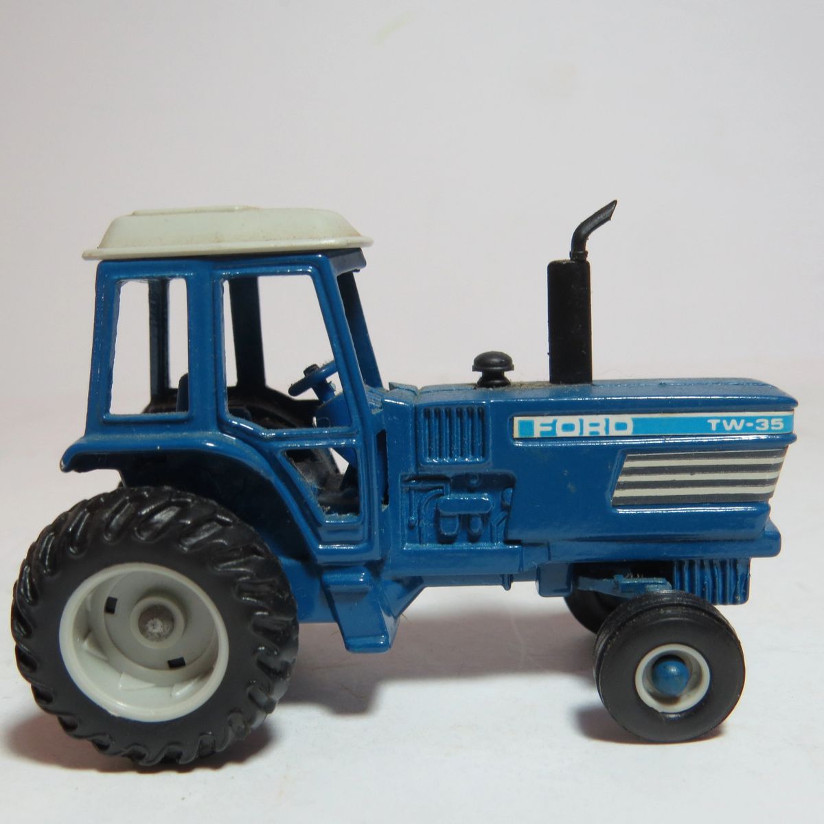 Ford Model "TW-35" Tractor, 1/64 scale, FD-832-7HFO-EH