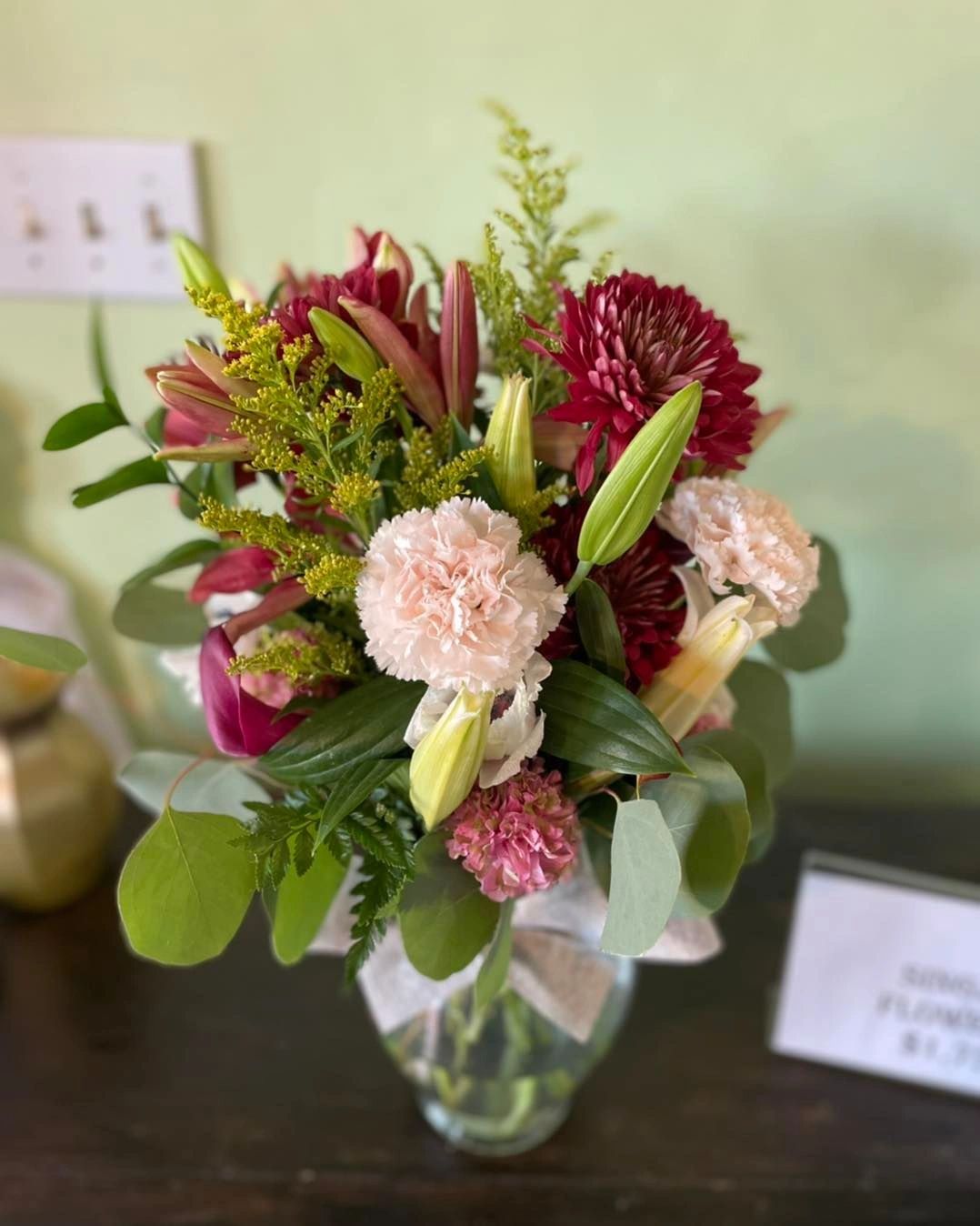 Flowers. Florist, Balloons and Gifts - The Briary Flower Shop