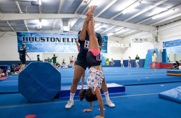 Cheerleading and Tumbling - Houston Elite Cheer