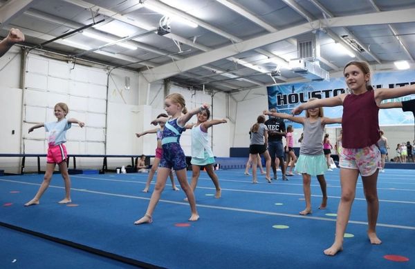 Cheerleading and Tumbling - Houston Elite Cheer