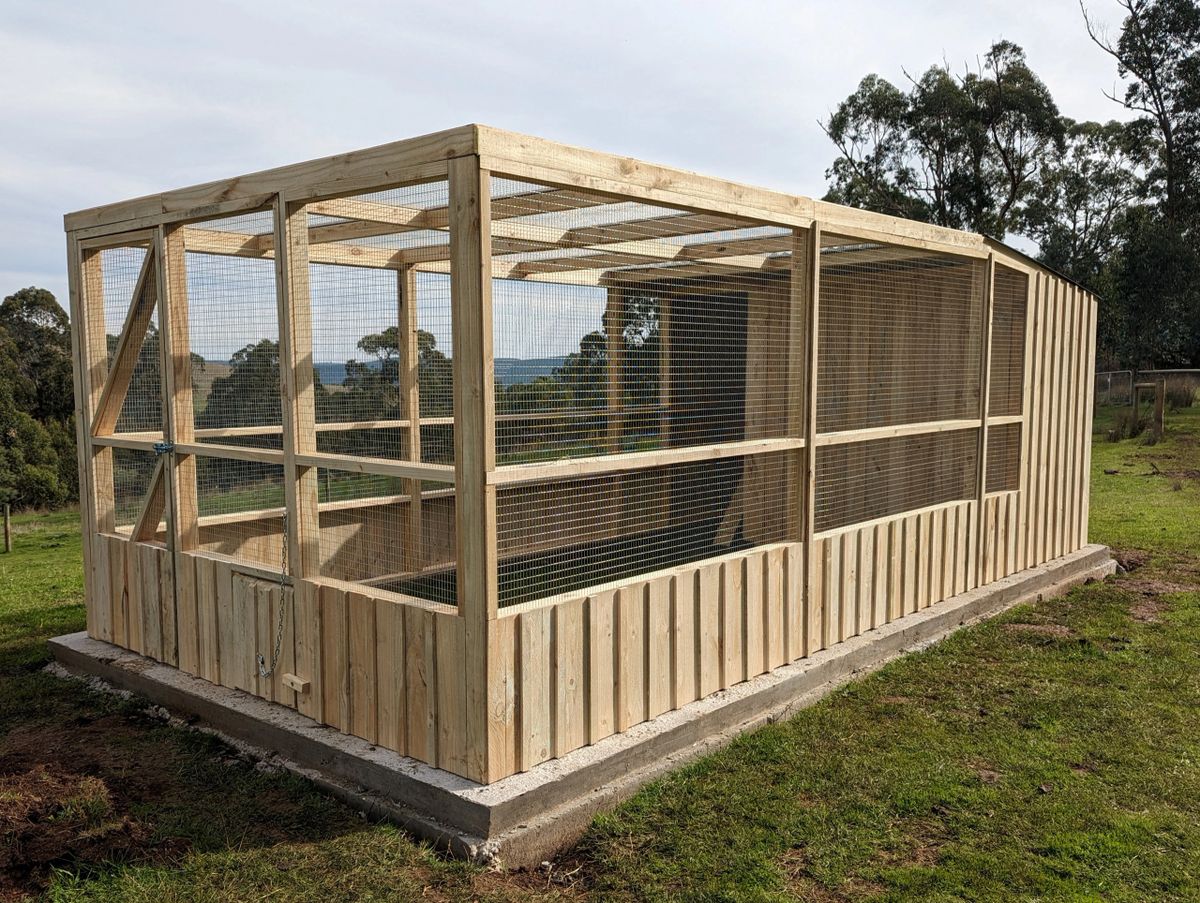 Big Rooster Heavy Duty - Chicken House - 5.4m long x 2.7m wide x 1.8m high