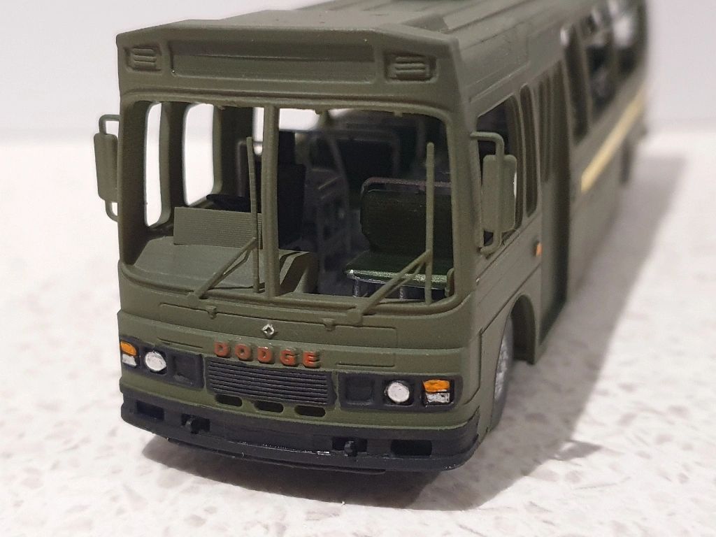 1/76 Dodge Commando G13/Vanguard coach