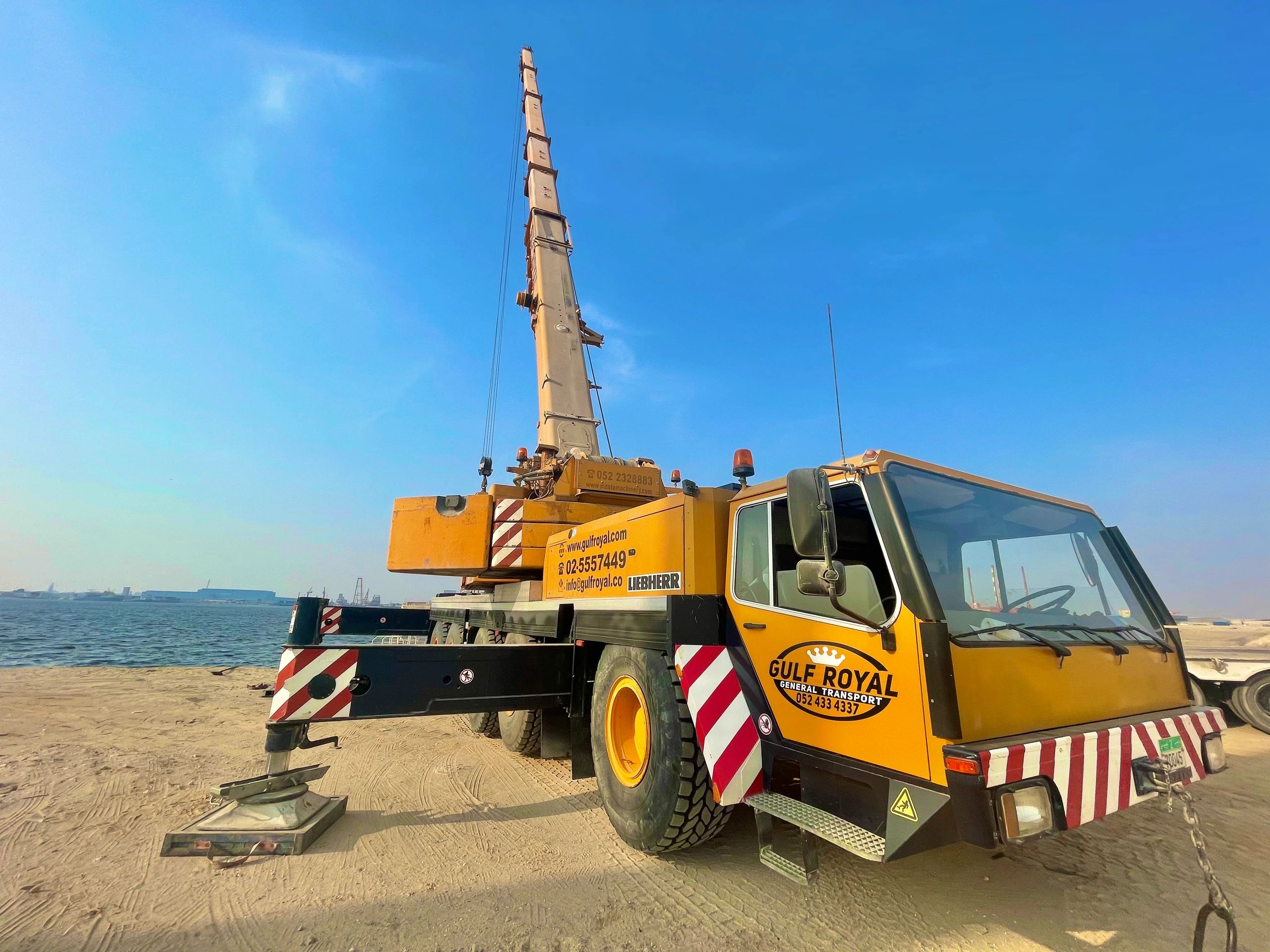 Crane Rentals for Heavy Lifting