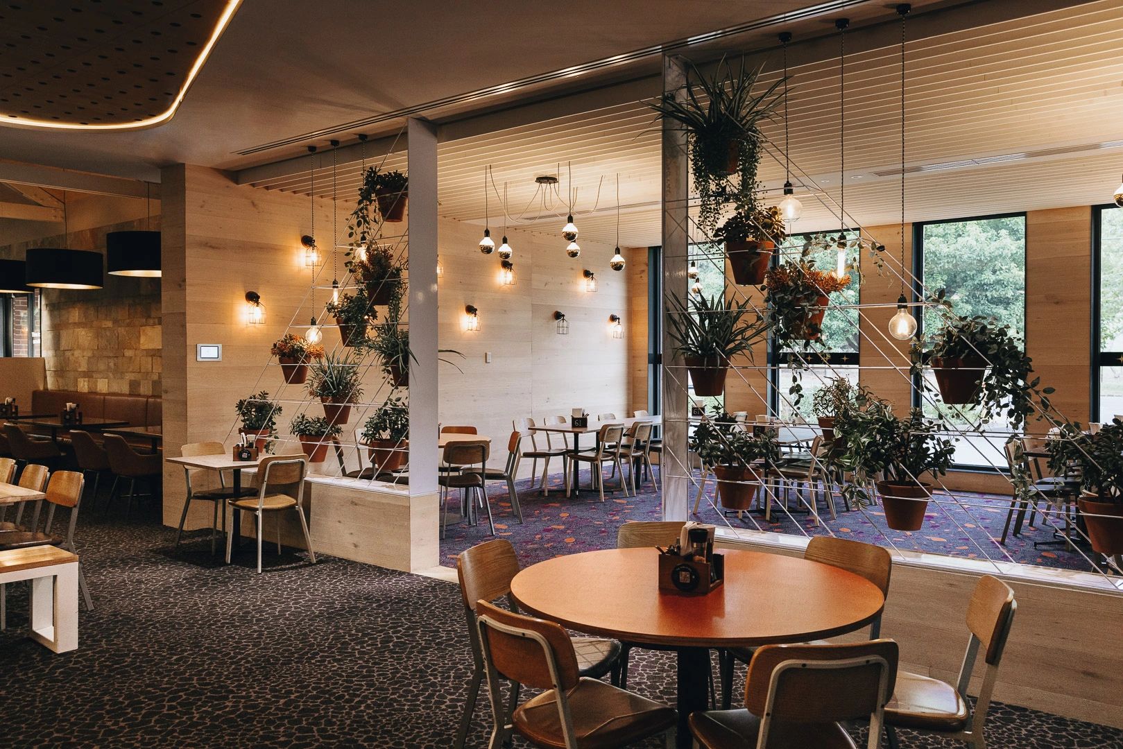 Golden Point Hotel - Family Dining - Ballarat, Victoria