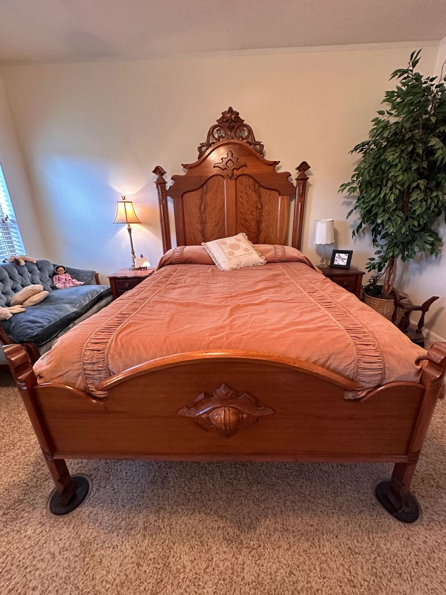 Antique Victorian Era Full Size bed