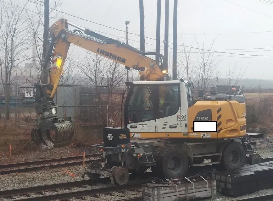 2020 LIEBHERR A 922 RAIL LITRONIC HI-RAIL RAILROAD EXCAVATOR