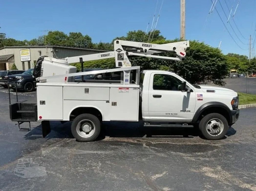 2022 VERSALIFT SST36NE MOUNTED ON 2022 DODGE RAM 4500 3