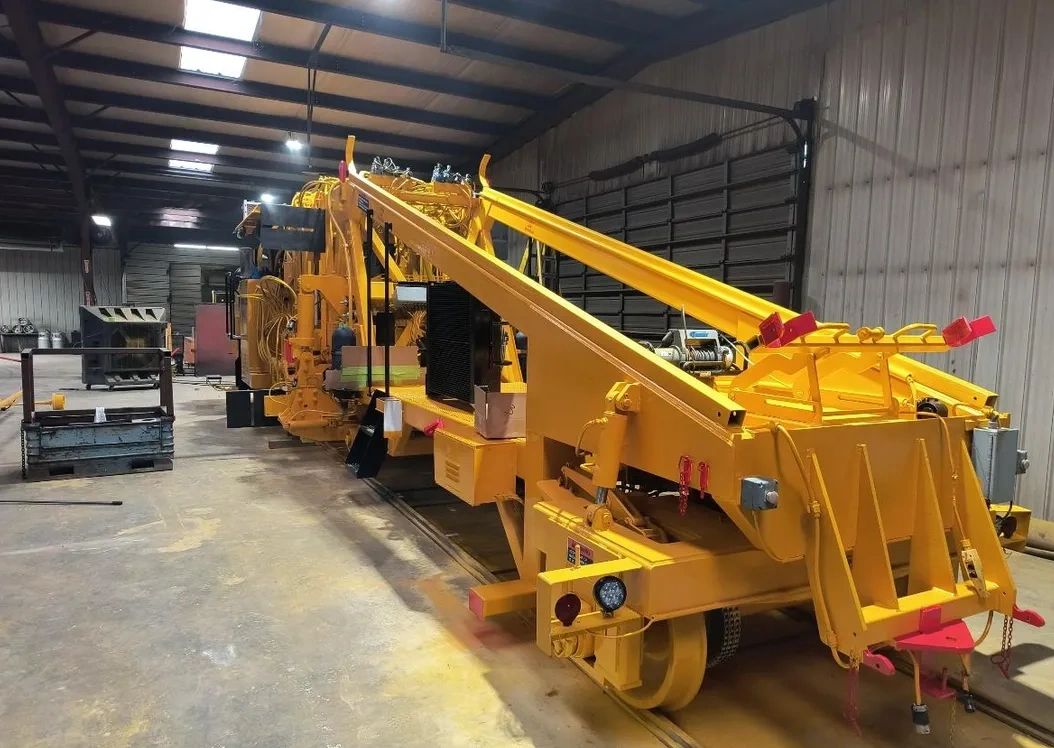 JACKSON 6700S PRODUCTION RAILROAD TAMPER IN REBUILD PROCESS