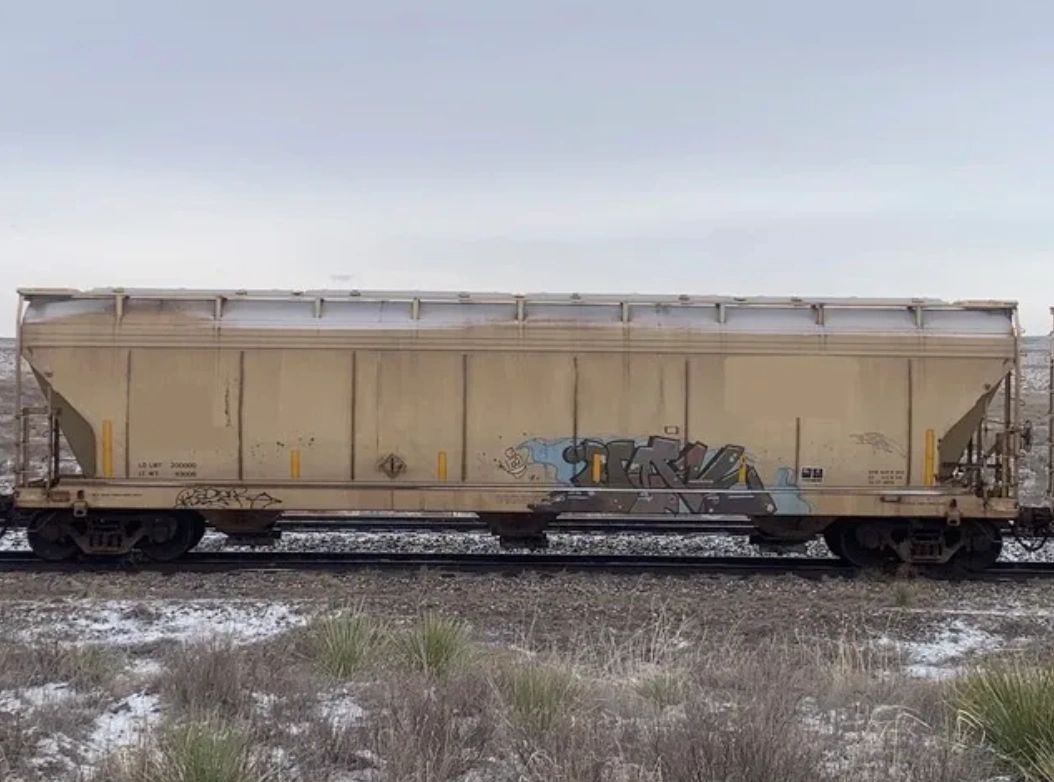 (164) 1981 4750 CUBE COVERED RAILROAD RAIL CAR HOPPERS FOR SALE OR LEASE