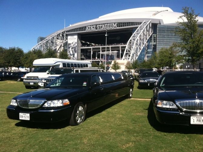 Town Square Car & Limousine Service