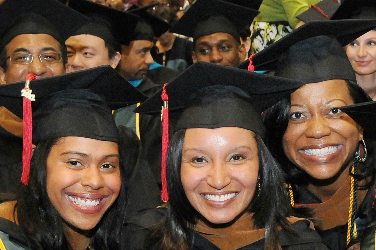 Achieve your College Dream. Start by Applying to College.