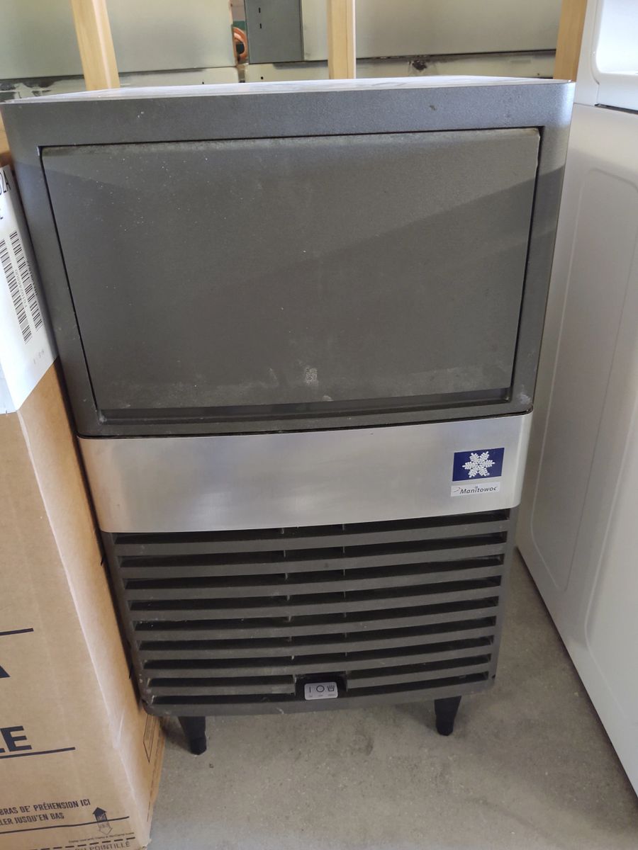 Manitowoc Ice Machine **USED**
