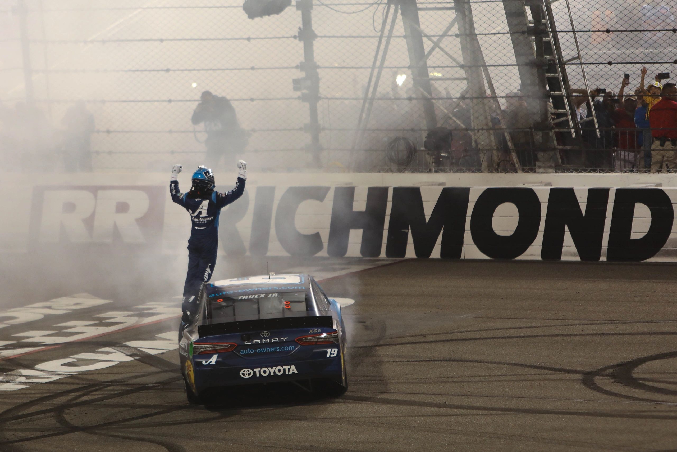 Finish Line Report - Motorsports, Car Racing, Nascar Race