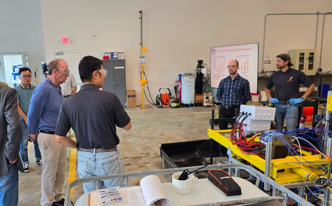 DOE Visits EDAC Labs