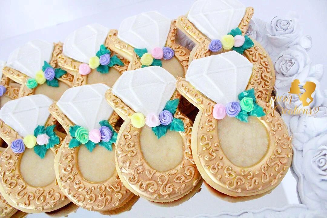 Custom Cakes, Sweets - Azucar Creations - Miami, Florida
