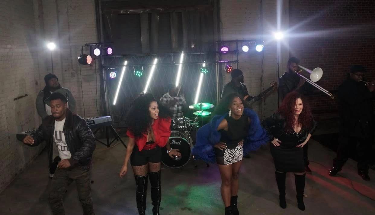 The Queens Court Party Band
