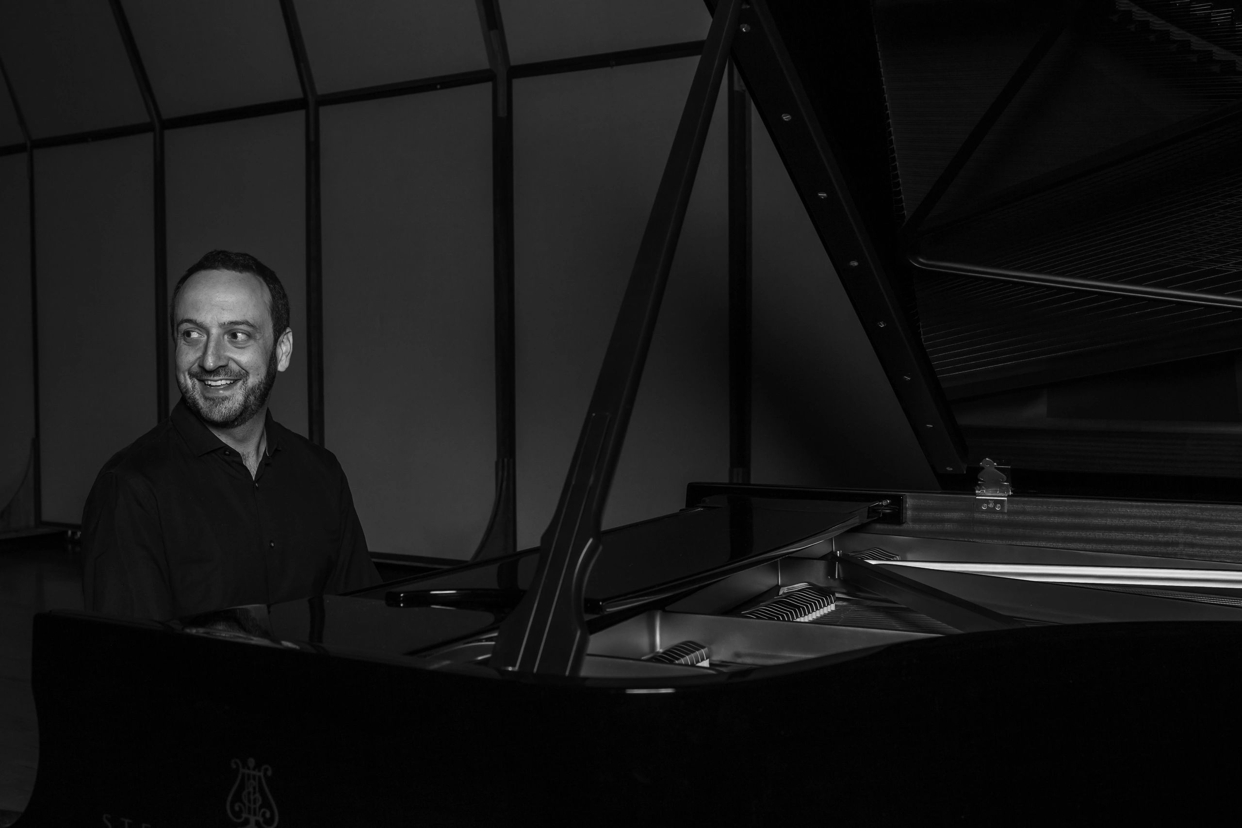 Joe Davidian • Jazz Pianist