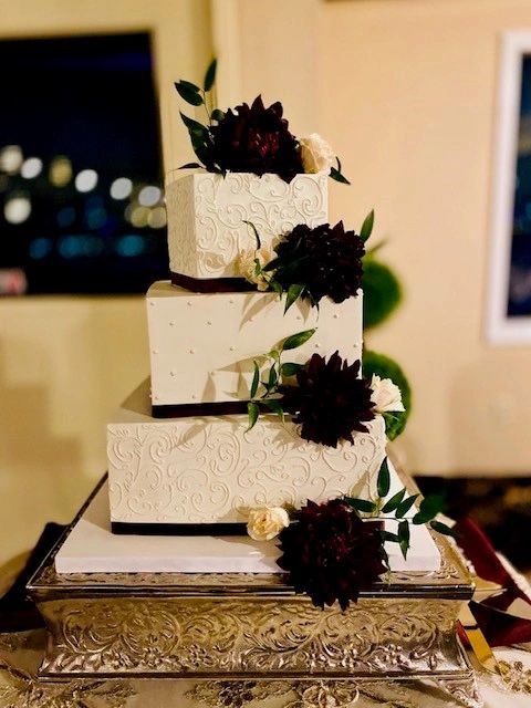 The Modern Cakery - Specializing in modern custom cakes and sweets ...