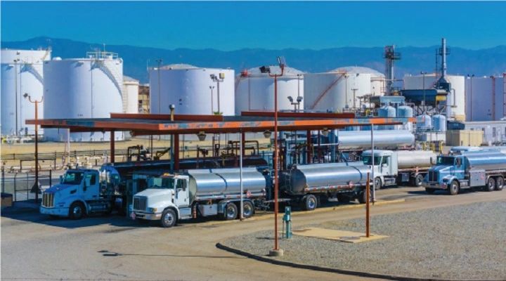 Navigating the Complex Logistics of the Oil and Gas Industry