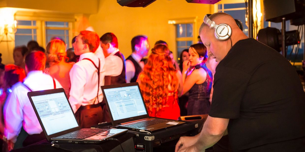 djronferrell.com - DJ Weddings, New England DJs