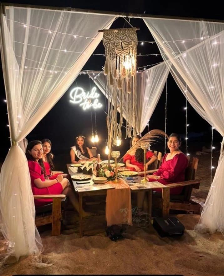 Model 1027 - Free Cake & 2 Pyros