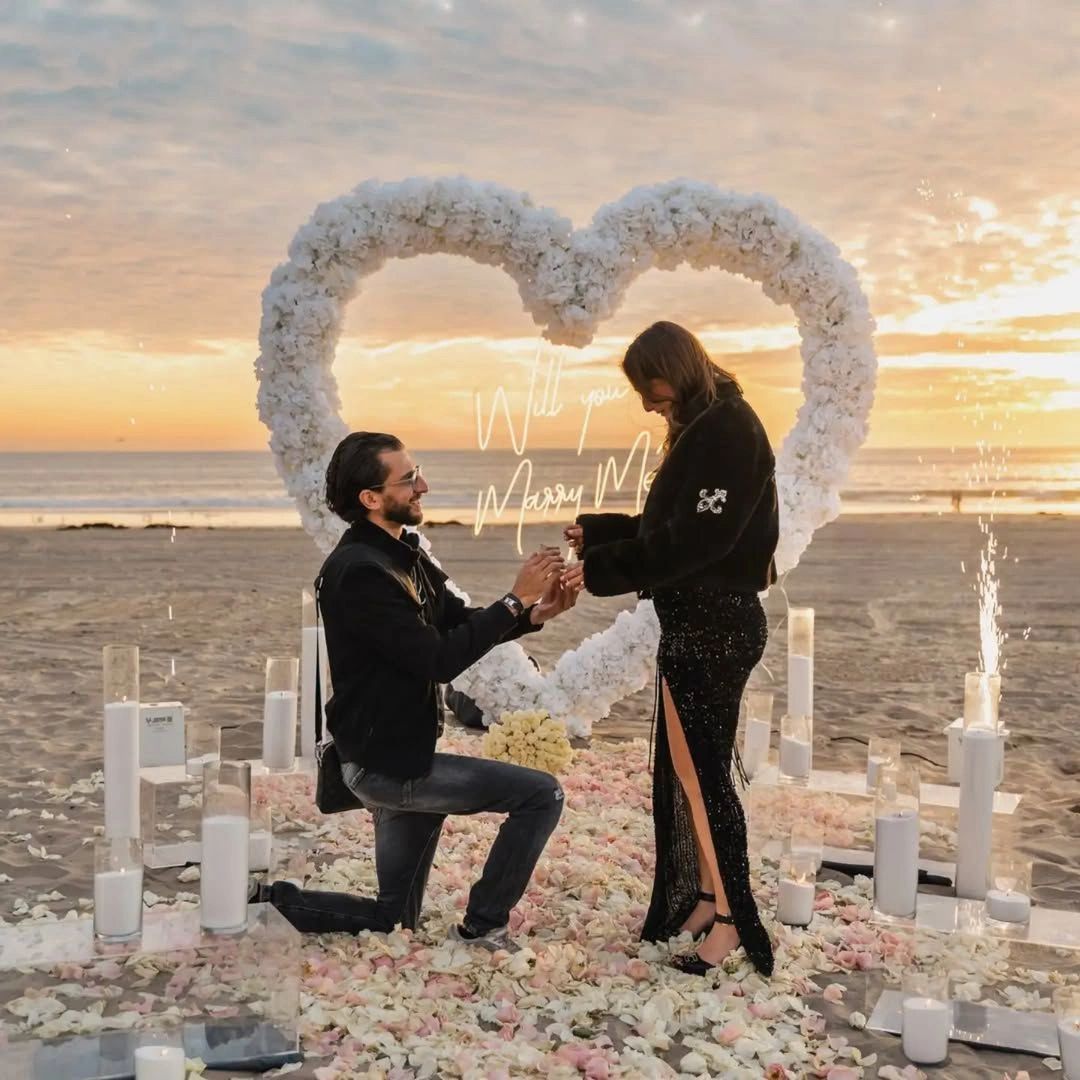 Model 1015 - Free Cake & 2 Pyros