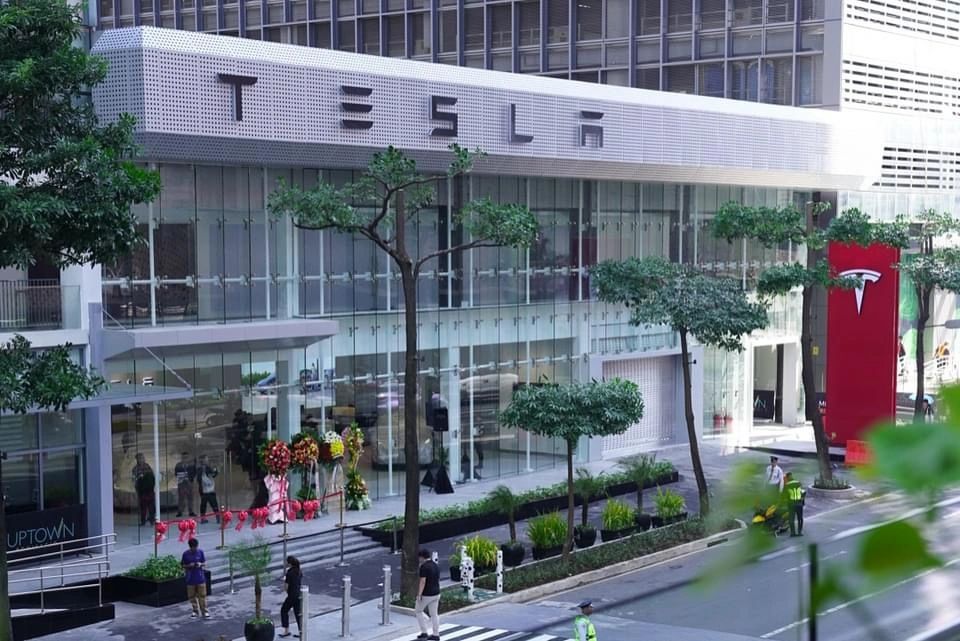 Tesla is Now in Uptown Bonifacio, BGC, Taguig City
