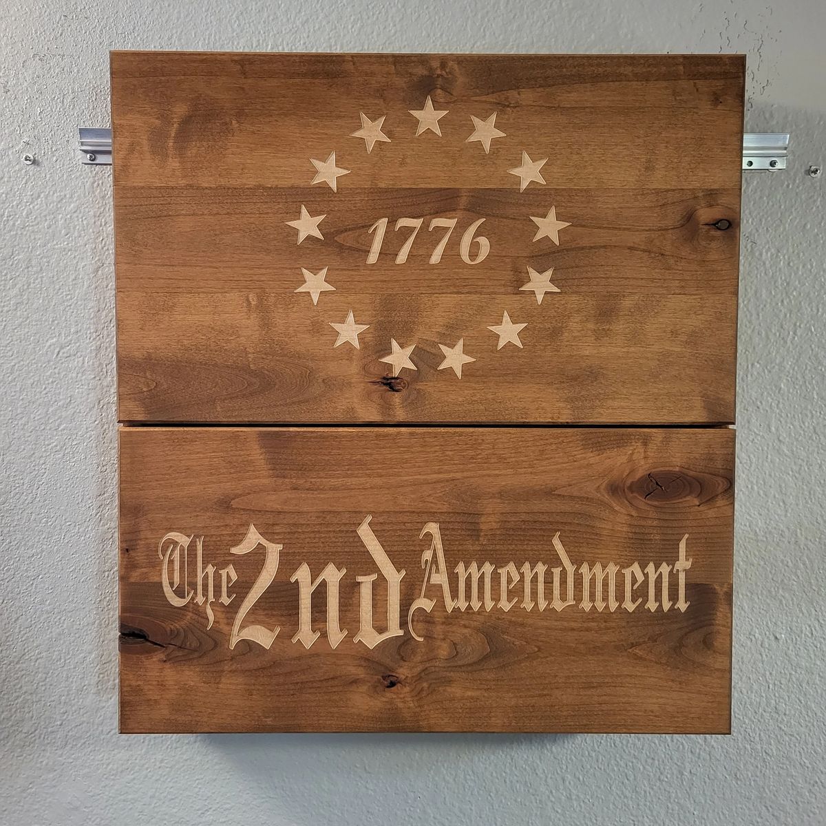 1776/ 2ND AMENDMENT PISTOL DISPLAY CASE
