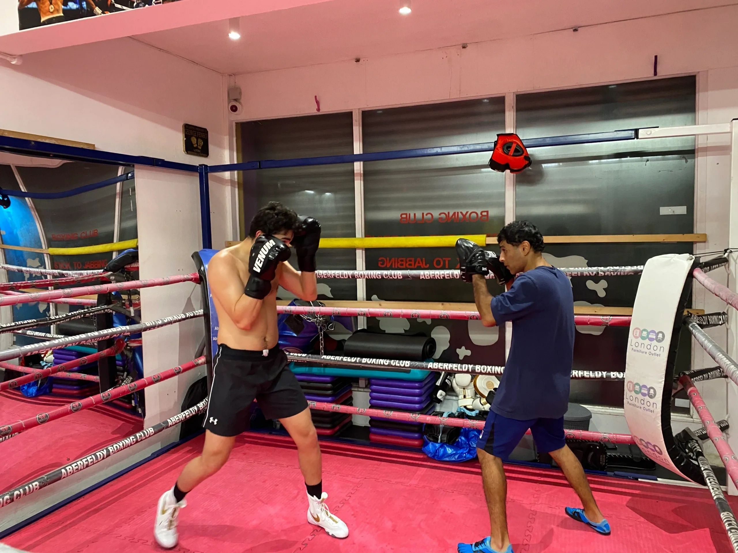 Boxing Coach East London - Strikers Boxing